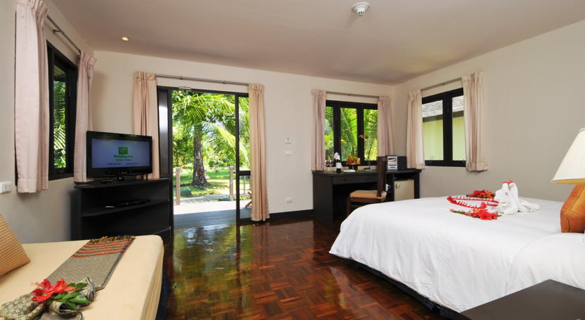 Holiday Inn Resort Phi Phi Island • Hello Island