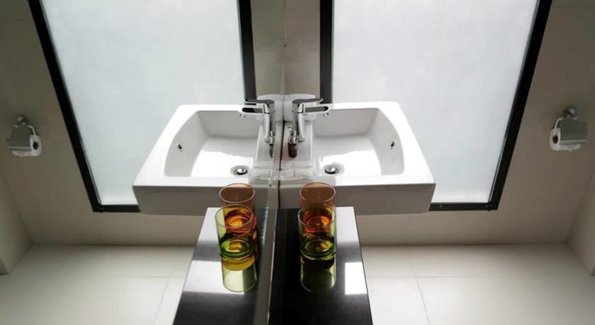 iSanook Residence • Hello Island